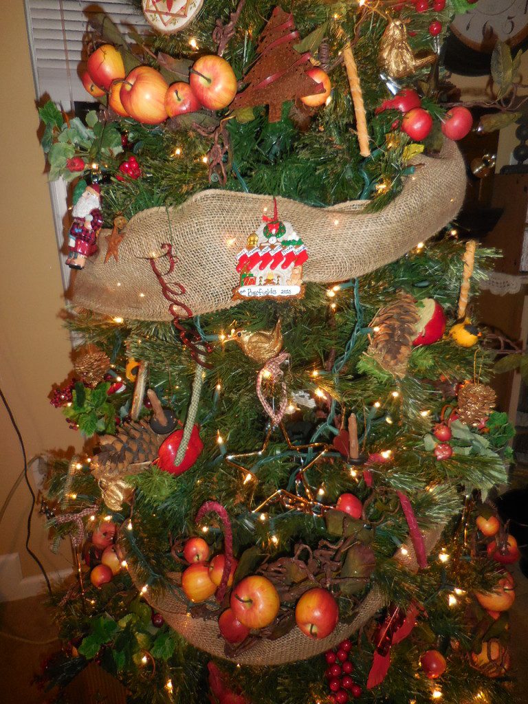 How to "trim" a Christmas Tree | Timeless Treasure Trove — Timeless ...